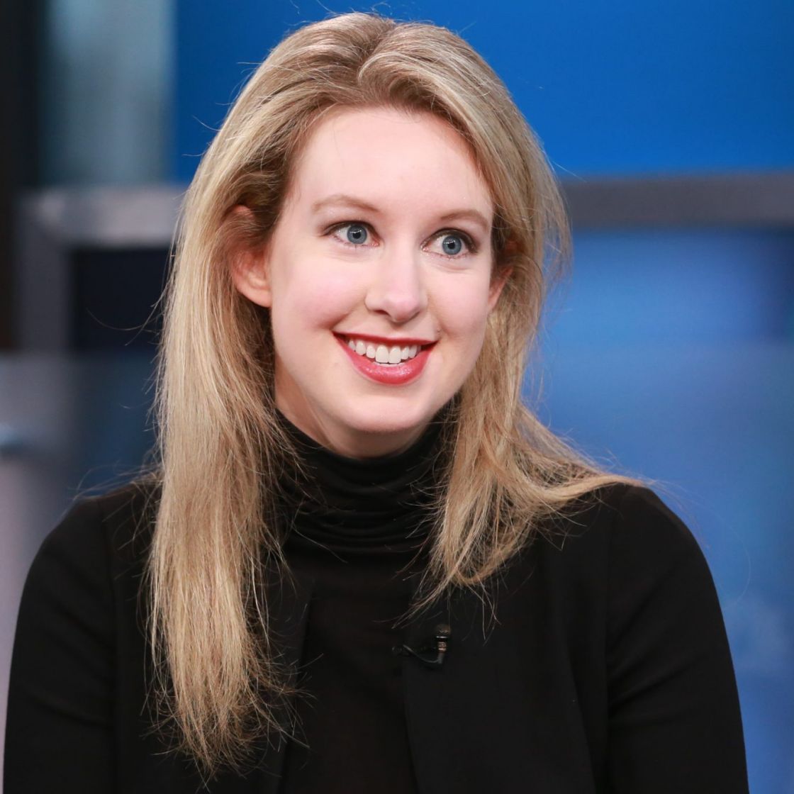 Elizabeth holmes voice change - zoomkorean